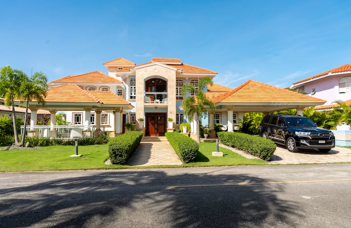 Carmen Villa | 5min Downtown | 13ppl|pool |Jacuzzi - Punta Cana