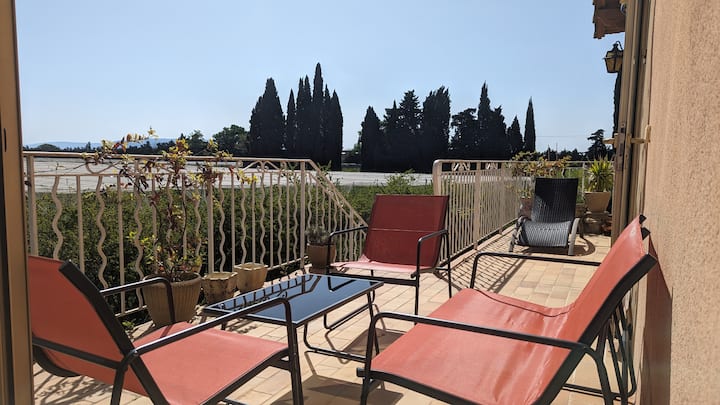 Gîte Clos Beau Soleil Dans Mas Ancien - 1er éTage - Cavaillon