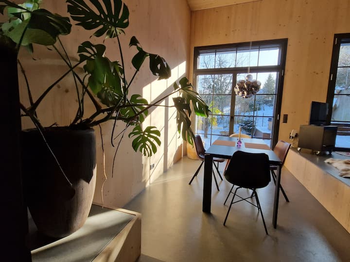 The Bungalow With Hotpot & Lakeview - Suiza