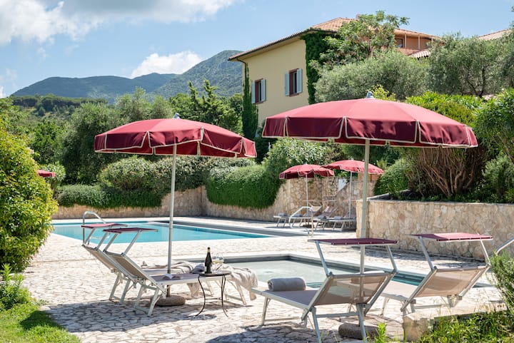 Muccheria Ground Floor Hill Side Adults Only - San Vincenzo