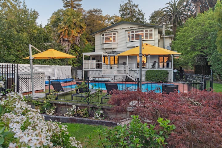 Nelson City With Swimming Pool & Spa Pool! - New Zealand