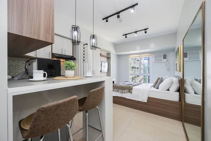 Central Cebu Studio • Prime Location & Convenience - Cebu City