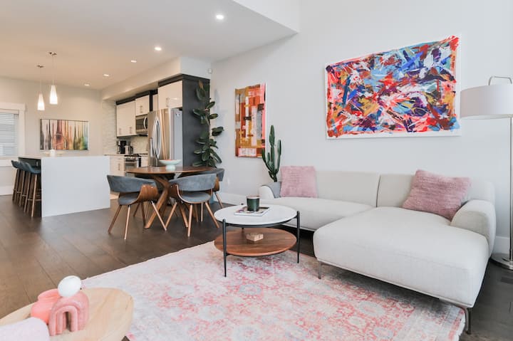 3br | Garage | Dt Views | Central | Lux Townhome - Wilder Institute/Calgary Zoo