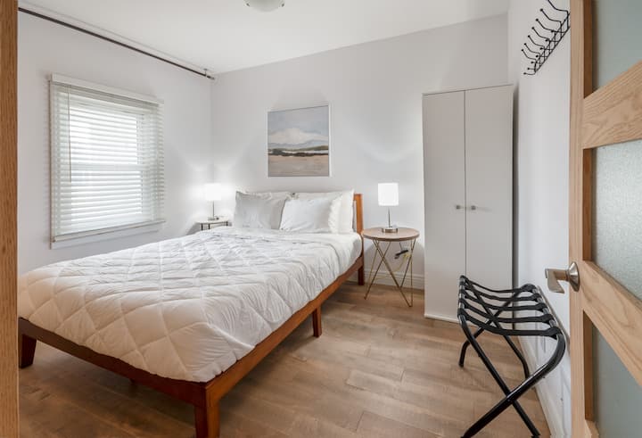 Entire House–near Transit & Downtown - Toronto