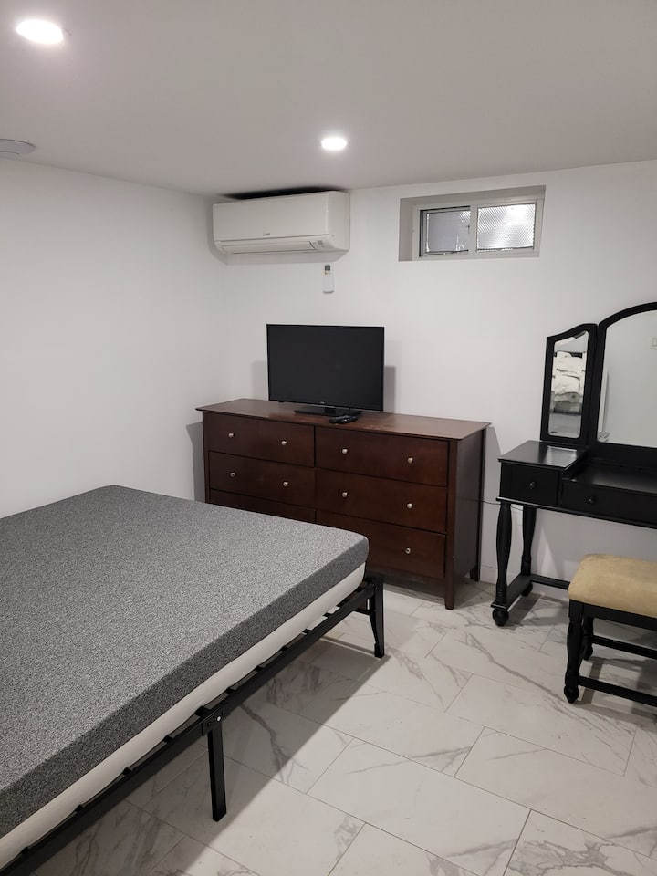 Private Kitchen And Private Bathroom - Staten Island, NY