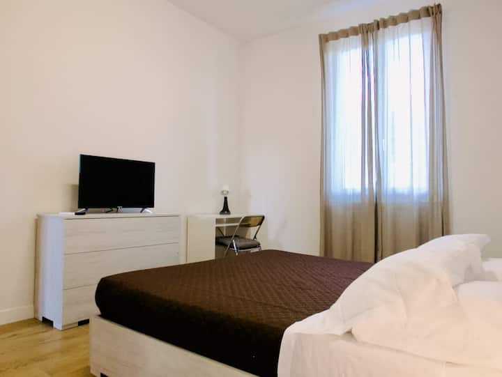 Lia's Home Modern Flat 2 Br W/balcony - Florence