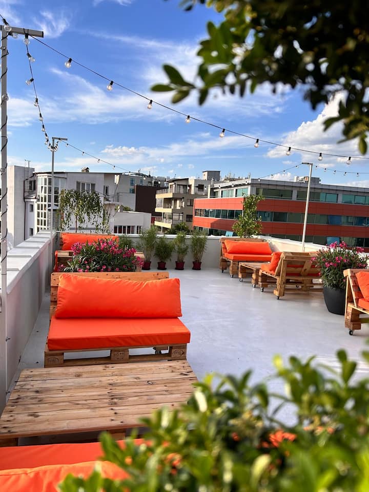 Graffiti Hotel - Bucharest