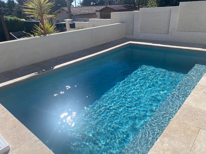 Maison Avec Piscine Dans Les Pins Proche Mer. - Martigues