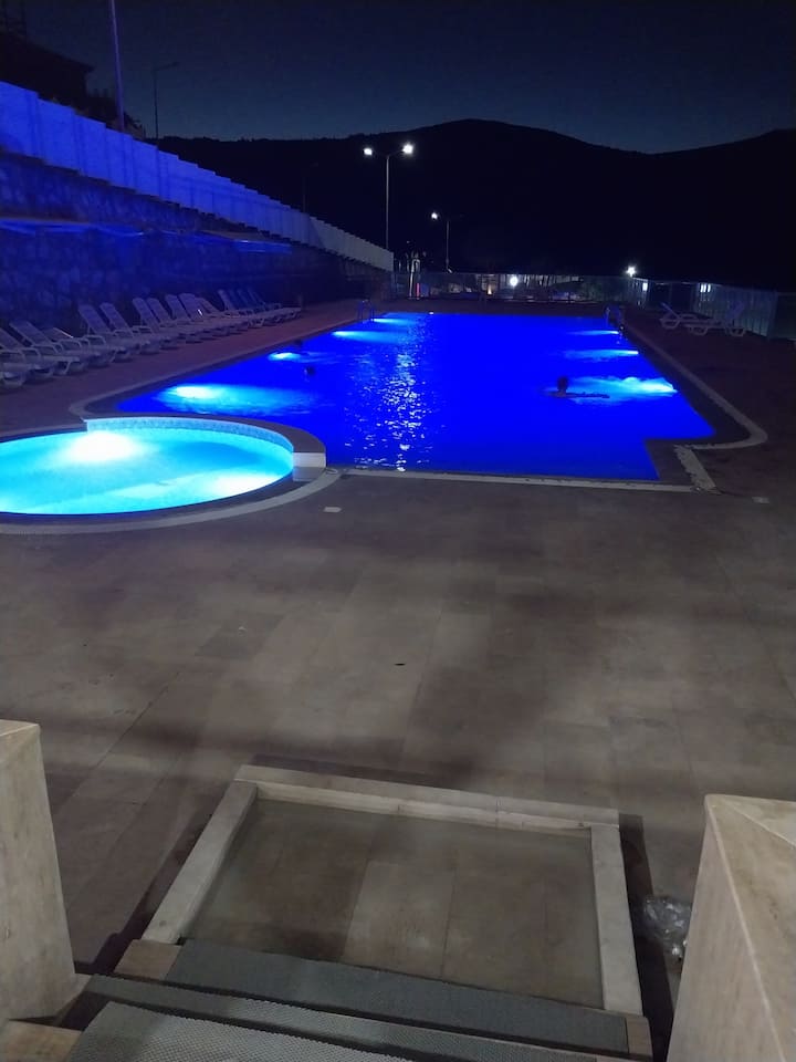 Denizmanzarali Site Içi Havuzlu.1 Artı 1 - Mordoğan