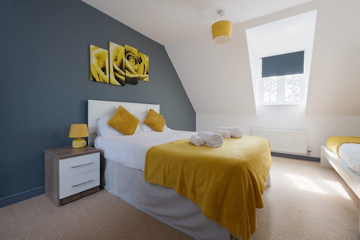 Nec Exhibitor Home, Stay Near Birmingham Airport - Birmingham