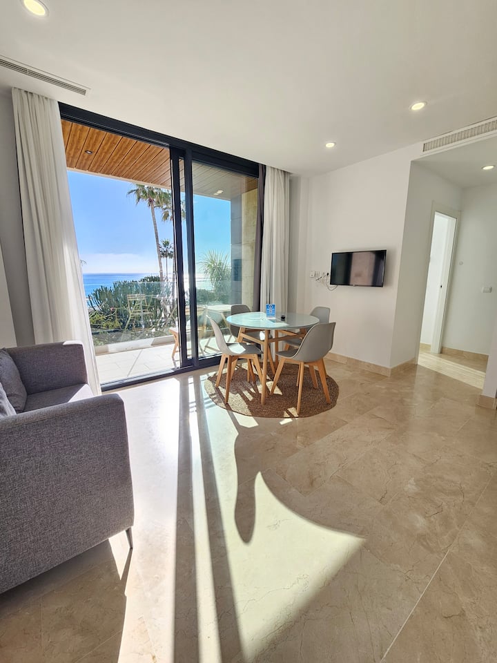 Apartamento 1ª Línea Playa 2ª Planta Vista Al Mar - Estepona
