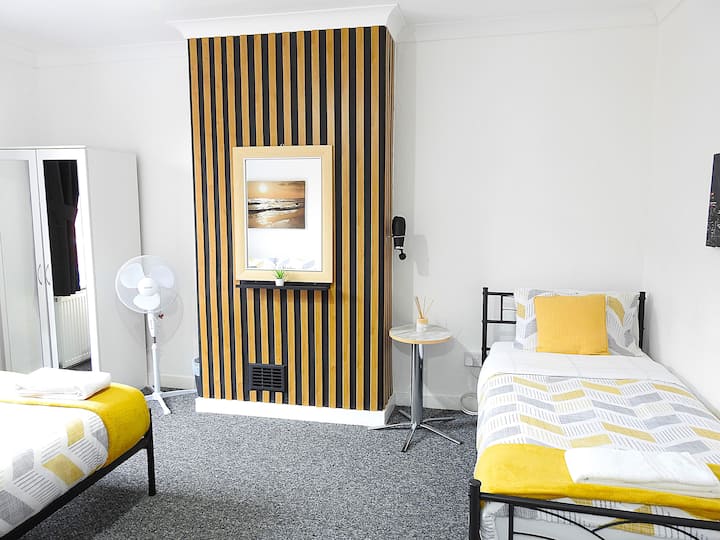 Your Home Away From Home.
27hs - Leeds