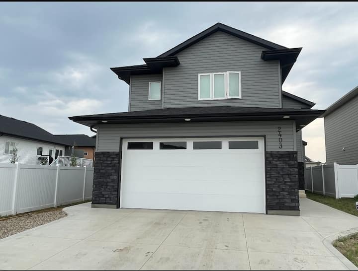 1 Bedroom Basement Suite - Rosewood - 새스커툰