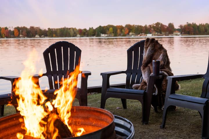 *Huge Private Waterfront*all-sports Lake*pets*dock - Rifle River Recreation Area, Lupton