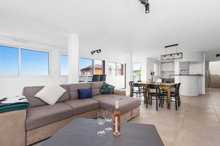 Villa 4 Ch. Terrasse Piscine & Garage ( 8-10 P) - Beausoleil