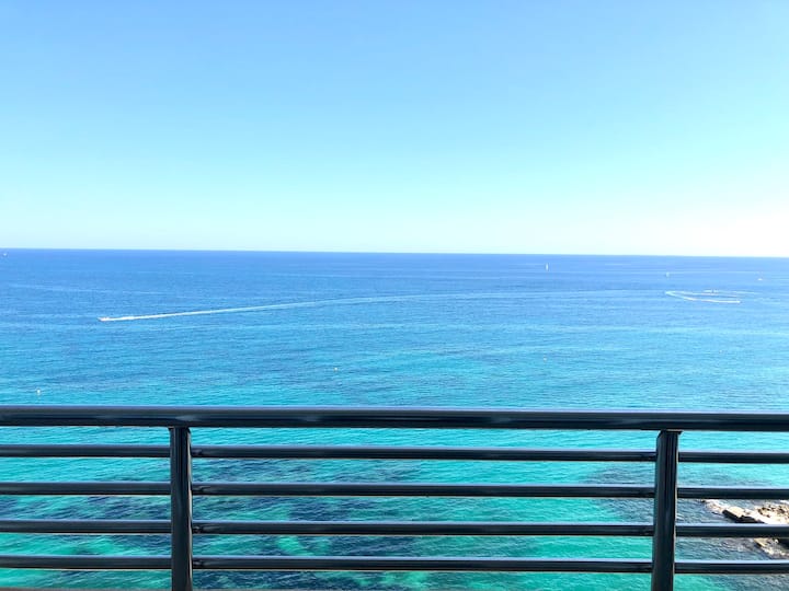 Balcón Sobre El Mar. - Alicante