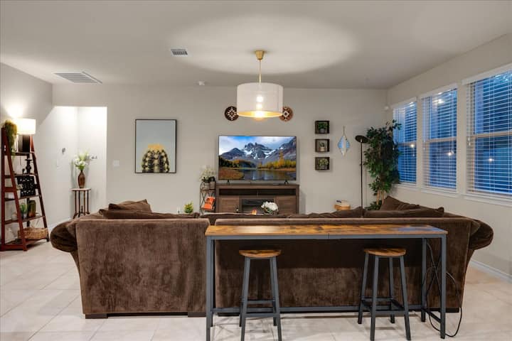 2-story Home W/ Hot Tub Near Tubing, Outlets & Nb - San Marcos, TX