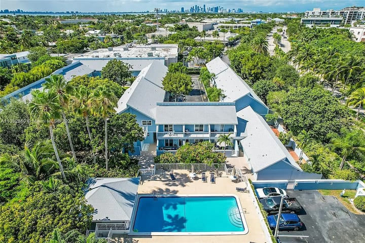 Charming Key Biscayne Townhouse W/ Priv Beach Accs - Key Biscayne