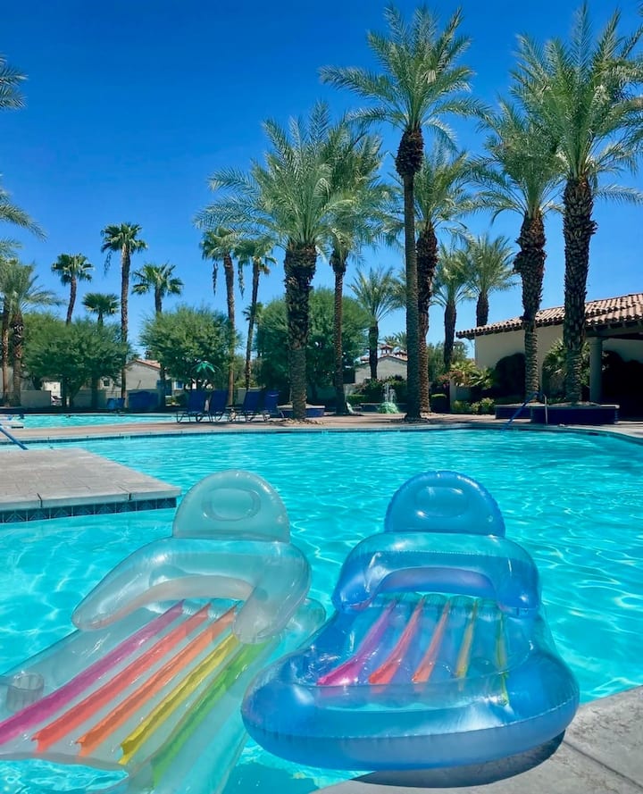 Desert Lux Retreat - La Quinta, CA