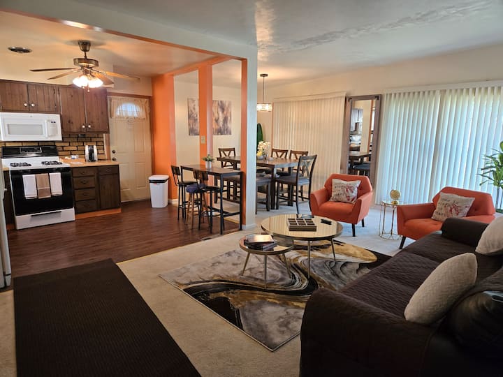 Winter Discounts! Cozy Home Away From Home! - Homewood, IL