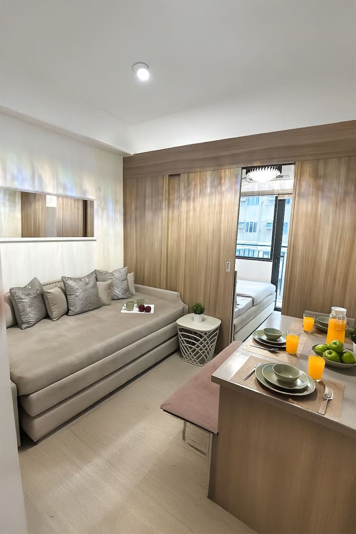 Budget-friendly Condo W/ Pool Near Moa & Airport! - Manila