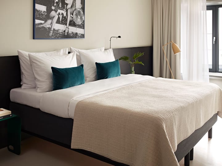 Numa | Medium Room W/ Balcony In Charlottenburg - Berlin