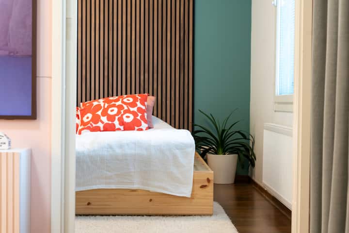 Cozy And Colorful Apartment, Sauna And Balcony - Helsinki