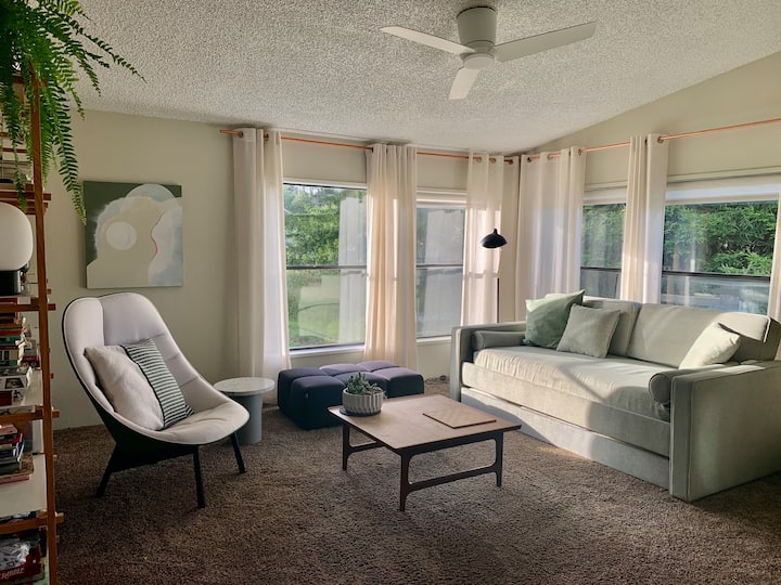 Redwood Meadow Guest House - Fort Bragg, CA