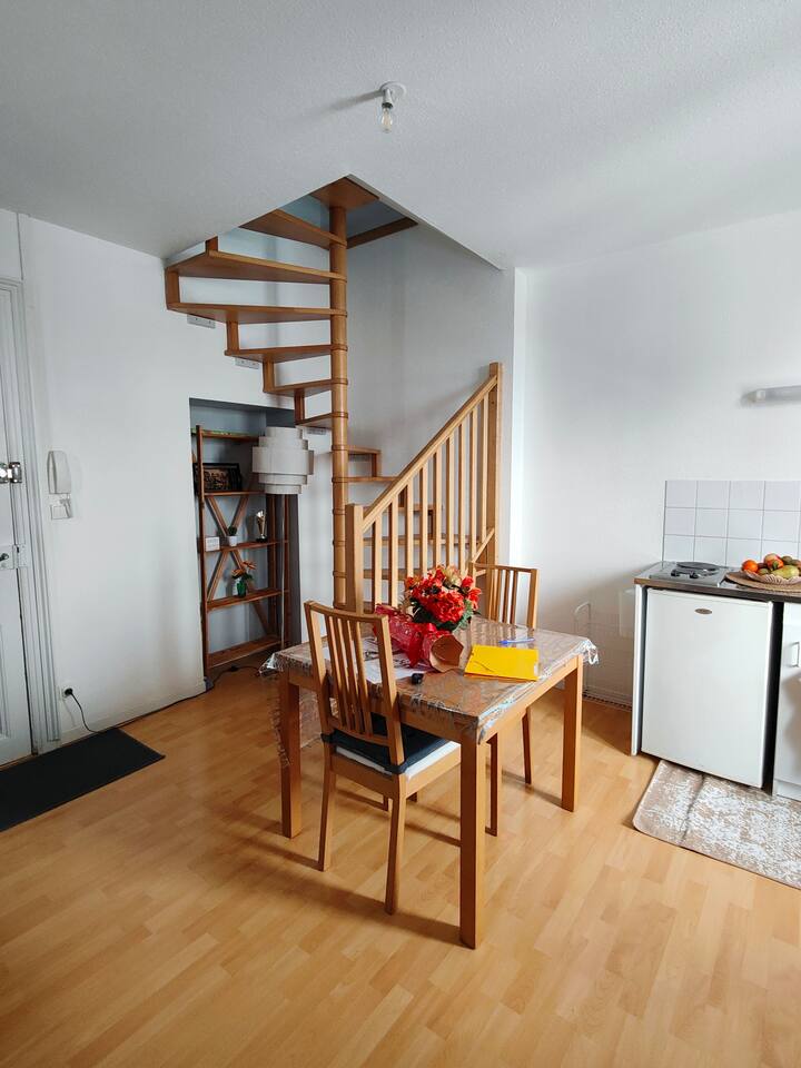 Studio Duplex Spacieux Proche Gare/bus/transport - Audincourt