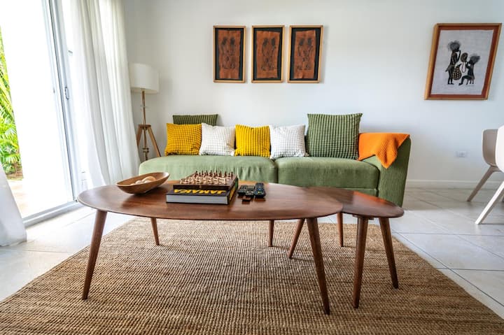 Stay Peaceful In This Oceanfront Apt, Montego Bay - Jamaïque