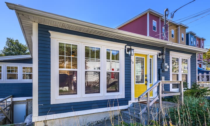 Quidi Vidi Village | Hottub | Fire Pit | Bungalow - St. John's