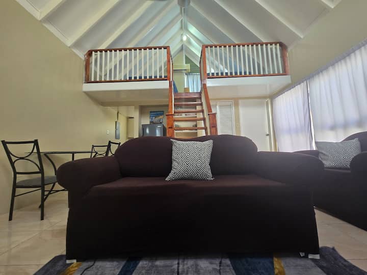 Hurricane Harry's - Stylish Loft - 7 Mile Beach - Negril