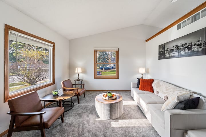 Updated Ranch Near Dwntwn / Easter Lake - Iowa State Fair 