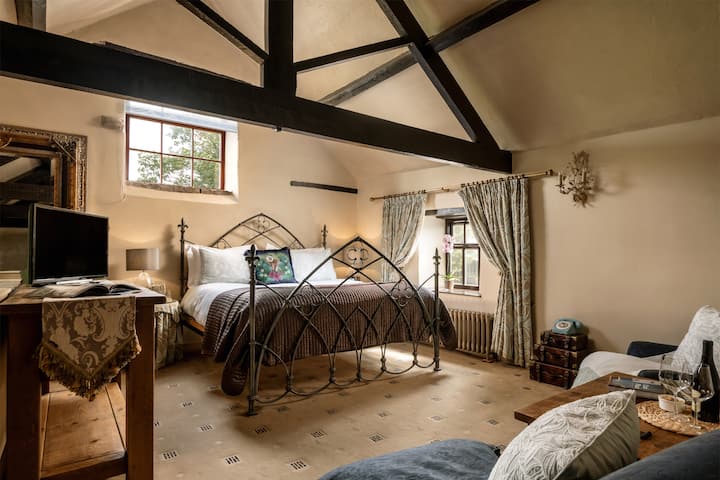 Dannah Farm - The Granary Suite - Belper