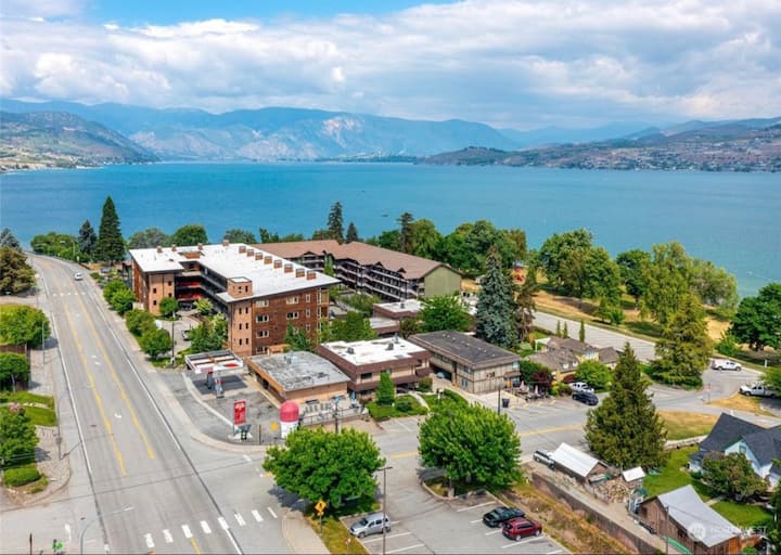 Lakeside Villa - Chelan, WA