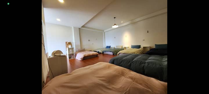 「葵58」阿里山b大7人「10坪」山巒景觀獨立衛浴套房(近優遊巴斯、奮起湖、二延平步
(無加床服務) - Alishan Township