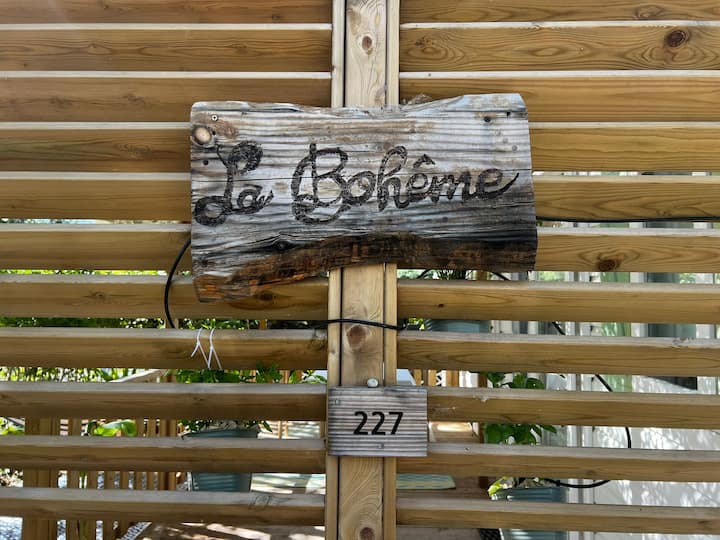 Mobil Home Climatisé Dans Camping 4 Etoiles - La Roque-d'Anthéron