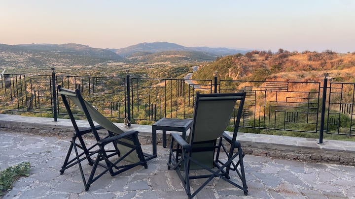 Assos Köy Içinde Müstakil Taş Ev - Çanakkale