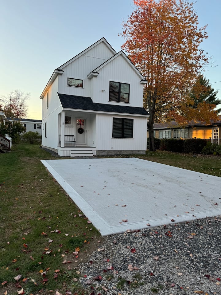 Dog-friendly House | Cozy Firepit | Close To Beach - Wells, ME