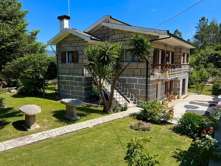 Vila Guia In Valdreu - Terras de Bouro