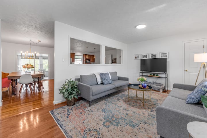 Sleeps 10 Home - Georgetown, KY