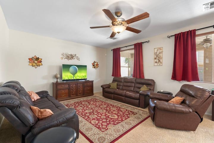 Hot Tub, Pool, Home Theater & Games! - Maricopa, AZ