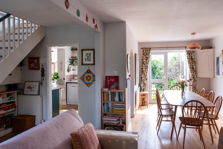 Lovely Coastal 4 Bedroom House - Kingsbridge