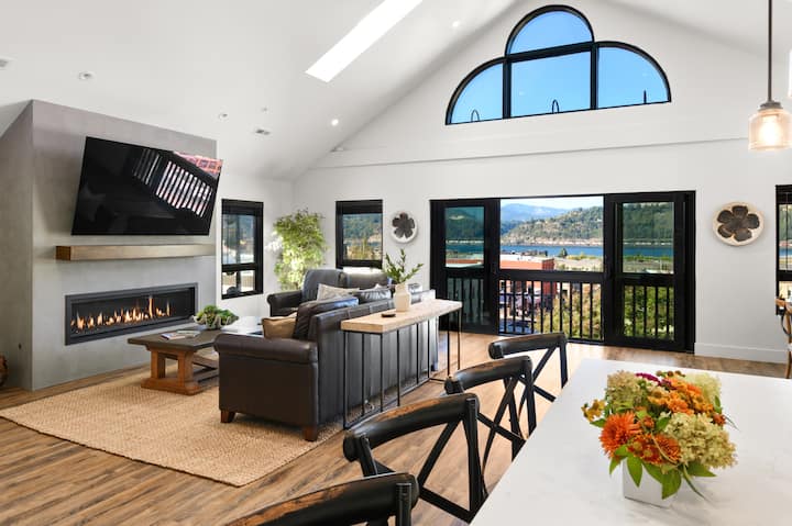 Luxury Penthouse In Iconic Horsefeathers Building! - Hood River, OR