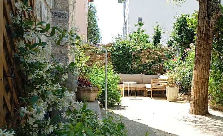 75m2 Avec 2 Chambres,  Jardin & Parking Facile - Nîmes