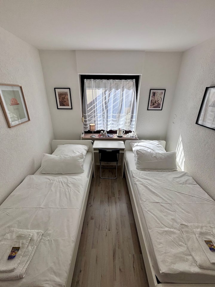 Doppelzimmer Raum 1 - Solingen