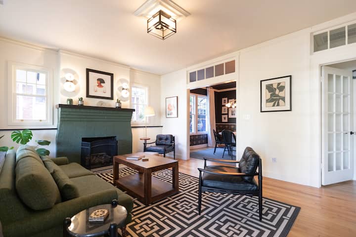 Curated Craftsman Downtown Charm - Durham, NC