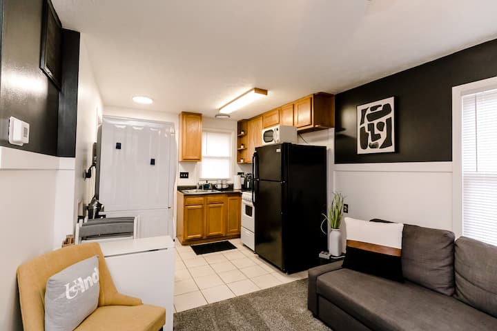 Crimson Hound - Close To Uindy & Downtown Indy - Christian Park Indianapolis