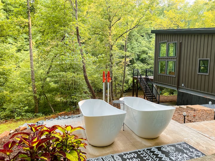 Riverfront Luxury Retreat - 75 Acres, Hike & Kayak - North Carolina