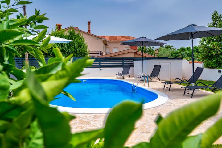 Modern Ap. For 5 Near Beach With Heated Pool - Medulin